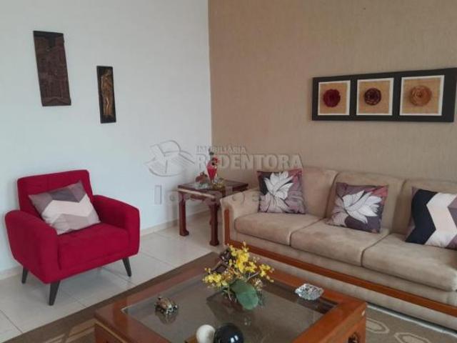 Casa Residencial para Venda com 04 Dormitórios no bairro Vila Ercilia