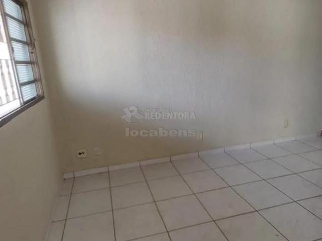 Casa Residencial para Venda com 02 Dormitórios no bairro Residencial Monte Verde