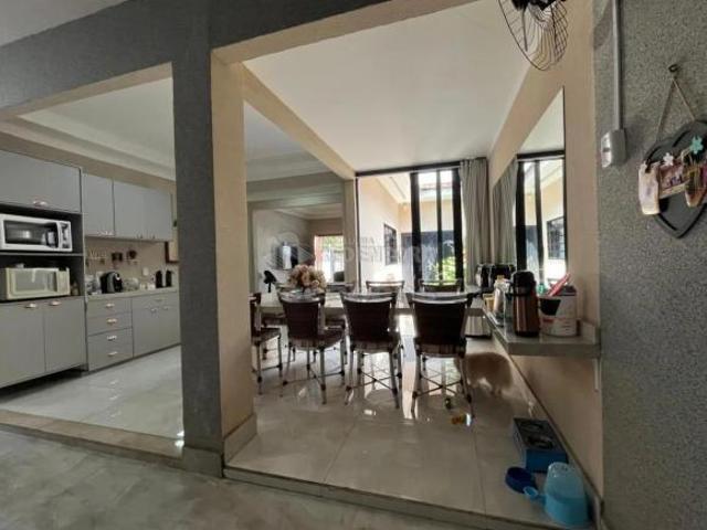 Casa Residencial para Venda com 03 Dormitórios no bairro Vila Clementina