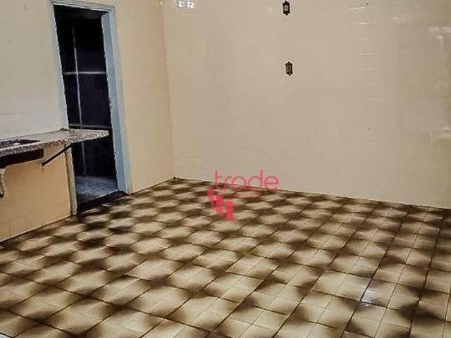 Casa Residencial para Vender de 03 Quartos no Bairro Vila Tibério em Ribeirão Preto com Quintal
