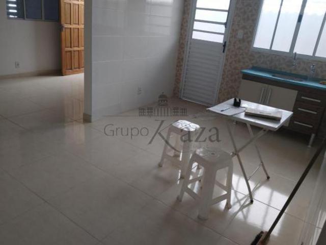 Casa Residencial Parque dos Sinos Jacareí 2 Dormitórios 140m²