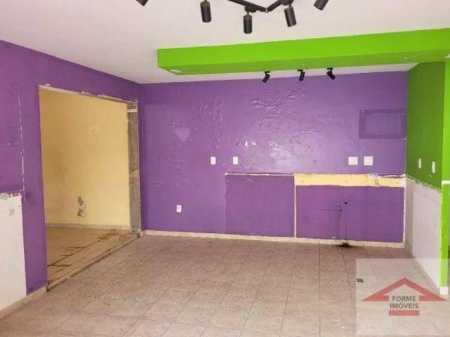 Casa residencial pode ser transformada em comercial com 280 m² de terreno e 165 m² de área construíd
