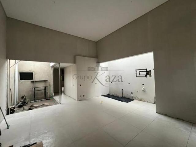 Casa Residencial Portal dos Pássaros 3 Dormitórios 245m²