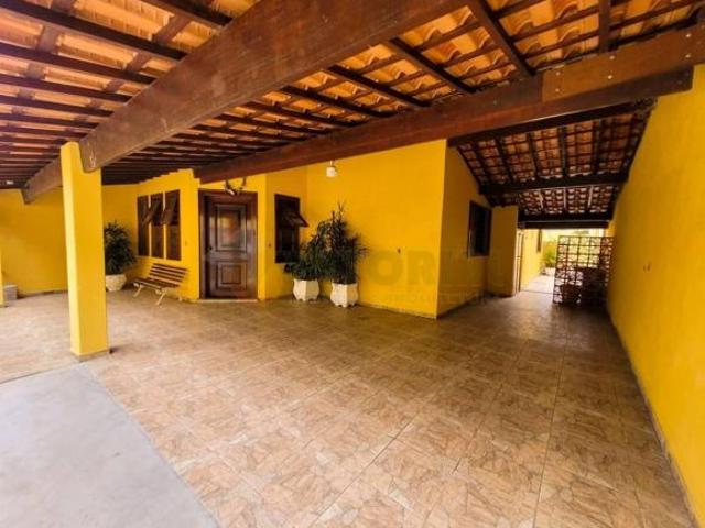 Casa residencial proximo a praia de Martim de Sá