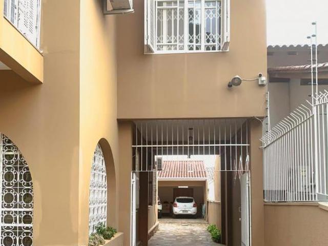 CASA RESIDENCIAL, REPAGINADA POR ARQUITETO COM MUITA ELEGÂNCIA E CONFORTO!