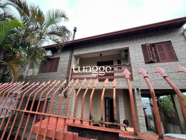 Casa Residencial Semimobiliada com 2 Suítes e Piscina em Viamão, RS