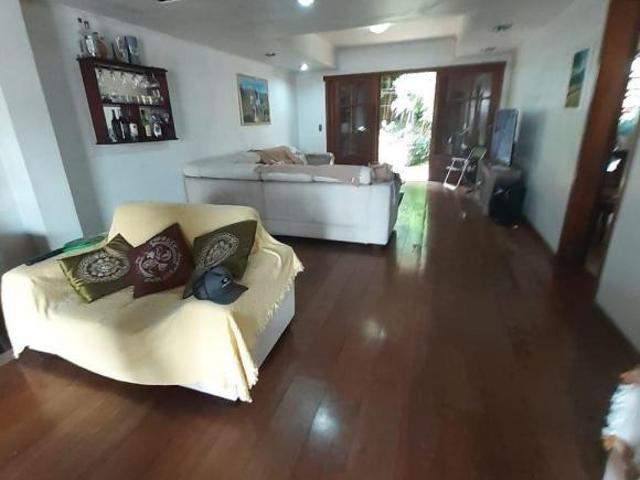 Casa Residencial Semimobiliada à Venda em Porto Alegre, RS