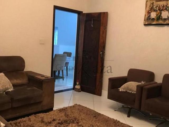 Casa Residencial Sobrado Bosque dos Ipês 3 Dormitórios 340m²