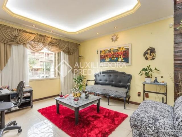 Casa residencial à venda no bairro Cristo Redentor com 384 m² e 3 dormitórios/quartos