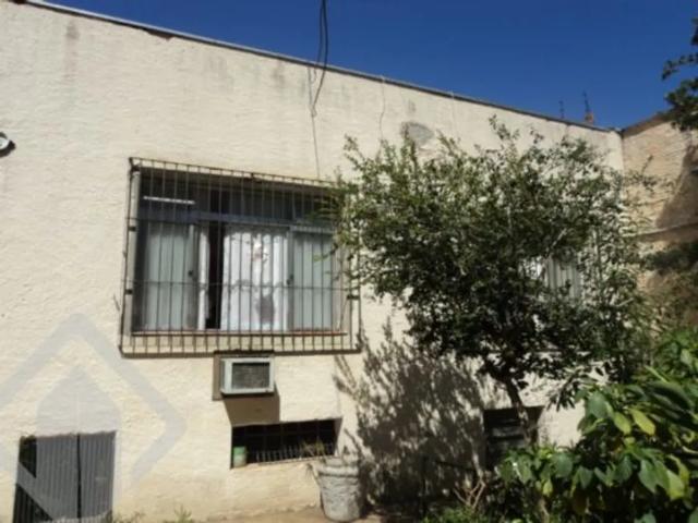 Casa residencial à venda no Menino Deus com 330 m² e 3 dormitórios/quartos disponíveis