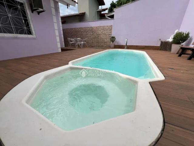 Casa residencial à venda em Forquilhas com 70 m² e 2 dormitórios/quartos