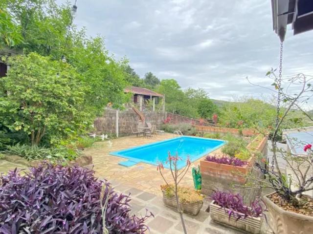 Casa Residencial à Venda em Porto Alegre