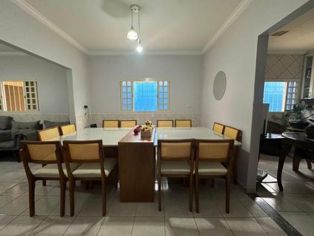 Casa Residencial Vila Jardim São Judas Tadeu Casa de Rua com 3 Quarto s por R$ 700000.00 no setor