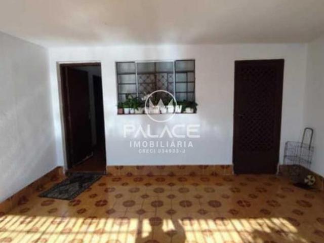 Casa / Residencial / Vila Rezende