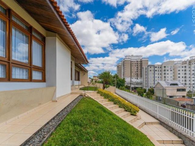 Casa Residencial, 05 Quartos, 04 Vagas, Lindóia, Curitiba