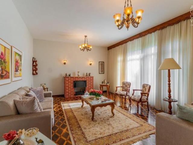 Casa Residencial, 03 Quartos, 02 Vagas, Terreno Amplo, Bom Retiro, Curitiba
