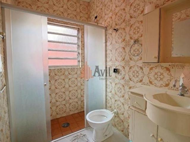 Casa Residencial 200m² com 3 quartos, 2 banheiros e 2 vagas para Venda ou Locação na Vila Silvia