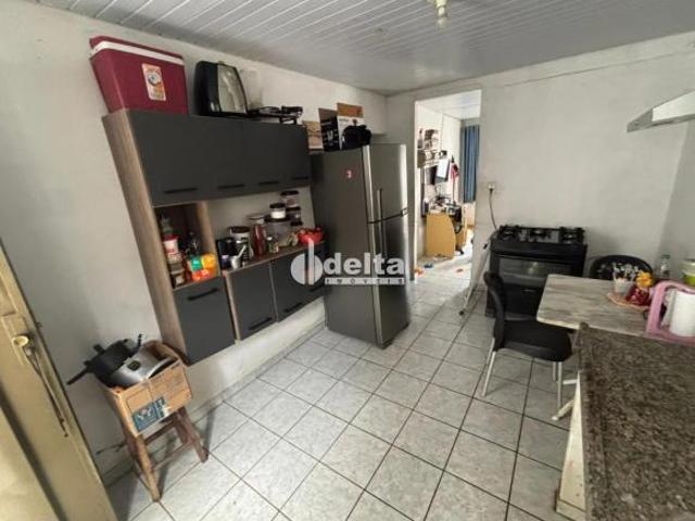 Casa residencial 3 quartos disponível para venda no bairro Tibery em Uberlândia MG