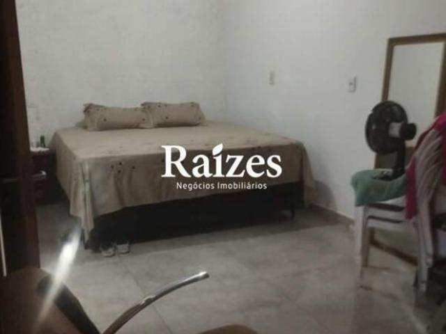 Casa Residencial 4/4 sendo 1 suíte com 4 Vagas em Uberlândia – Porcelanato, Varanda Gourmet e Espaço