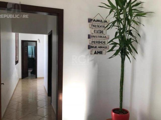 Casa residencial/comercial, com 350m² privativos, 4 quartos, 5 vagas de garagem