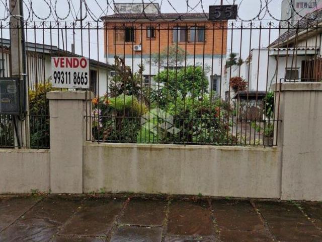 Casa residencial/comercial com terreno 11x44 no Bairro Santa Maria Goretti