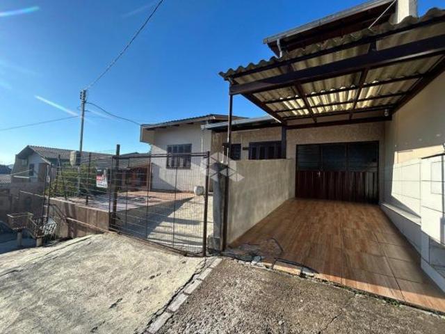 Casa Residencial/Comercial semimobiliada com 3 dormitórios, sendo 1 suíte, no Bairro Aliança