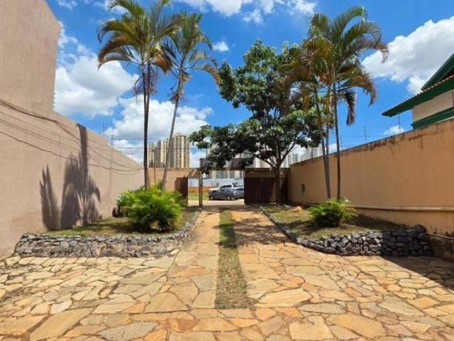CASA RESIDENCIAL/COMERCIAL 7 QUARTOS