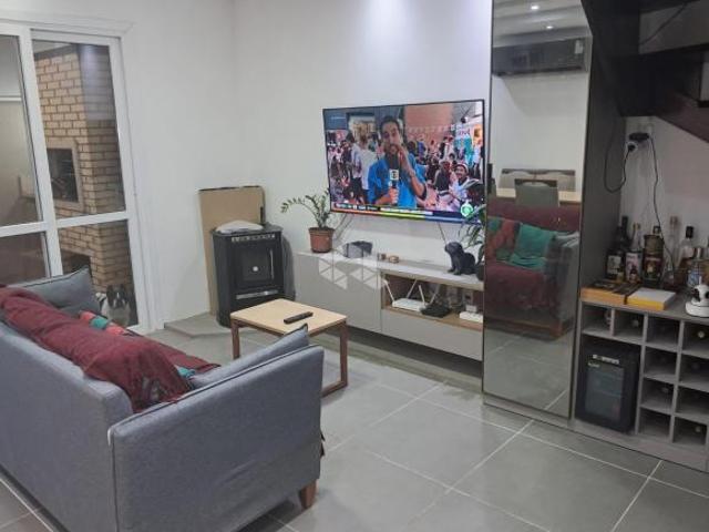 Casa resindencial em condominio fechado com 2 dormitórios, 2 suítes, 3 banheiros e 2 vagas de garage