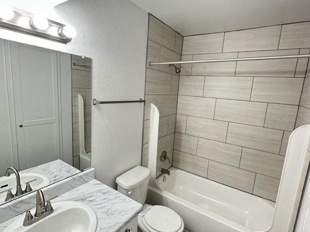 Casa Rosa Apartments 1 Bedroom Apartment for Rent at 5555 Antoine Dr, Houston, TX 77091 Oak Forest Garden Oaks