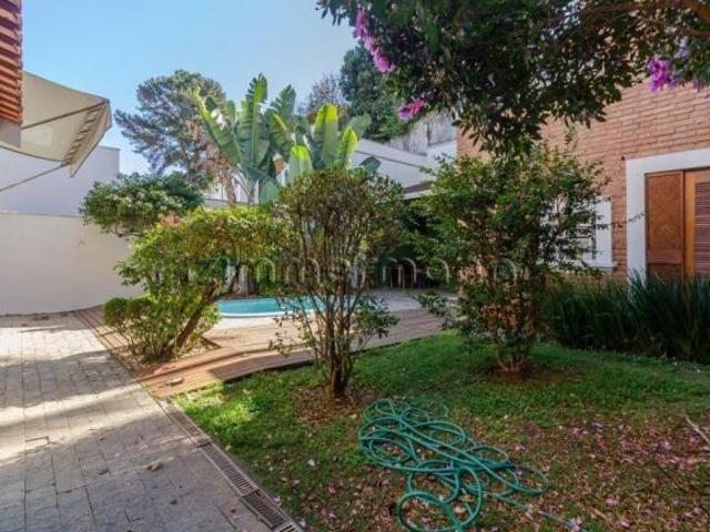 CASA SUMARÉ 4 DORMITÓRIOS 3 VAGAS
