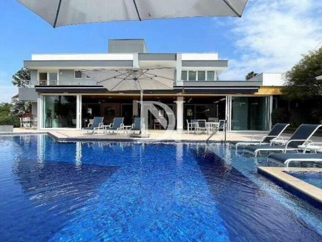 Casa sustentável para venda com 6 quartos sedo 4 suítes + 2 quartos para hóspedes Condomínio Fazen
