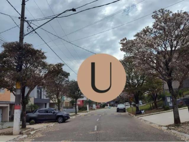 Casa Sabiá na rua Lago e Clube