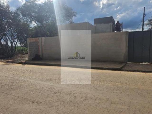 Imperdível casa à venda em Juatuba MG, bairro Satélite: 3 quartos, 1 suíte, 1 sala, 1 banheiro, 80m²