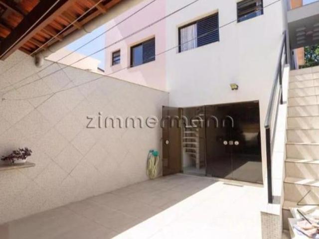 CASA SAÚDE 3 SUITES 6 VAGAS