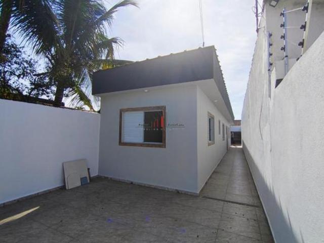 Casa Savoy lado praia e com piscina em Itanhaém
