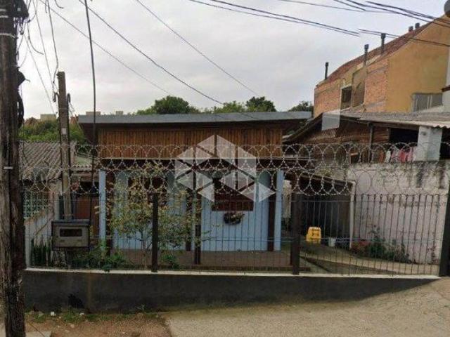 Casa sem habite se, num terreno de 693m2, no bairro Camaquã em Porto Alegre