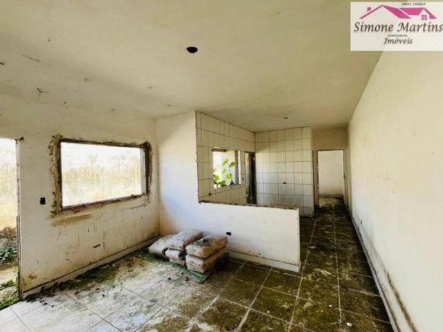 CASA SEMI ACABADA NA PRAIA DE MONGAGUA