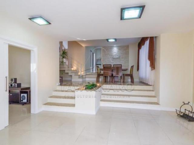 Casa Semi Mobiliada no Condomínio Parque dos Franceses com 3 Suítes!