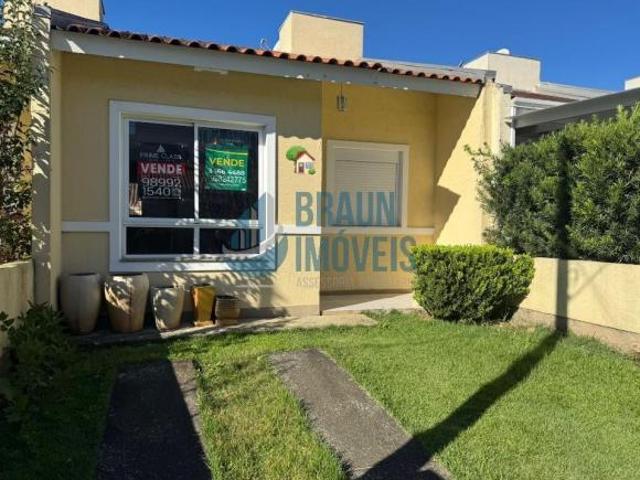 Casa semi mobiliada até 100% financiada com 2 dormitórios, sala de estar e jantar integrada, cozinha