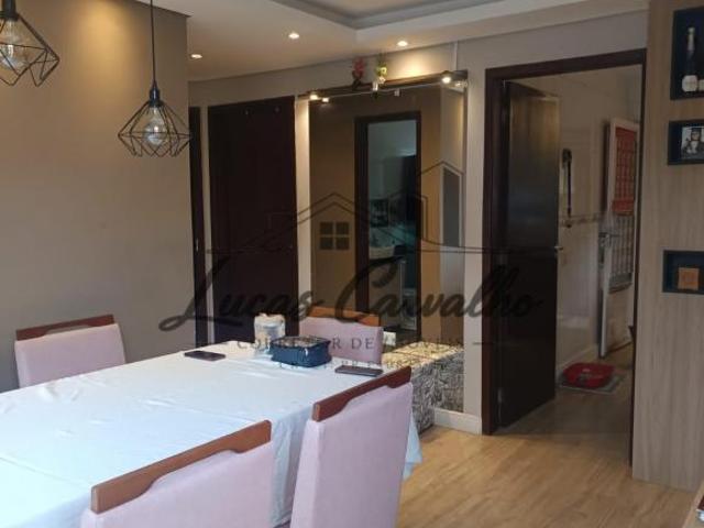 Casa semi mobiliada com 3 quartos e 4 vagas de garagem, próxima ao Centro de Colombo!