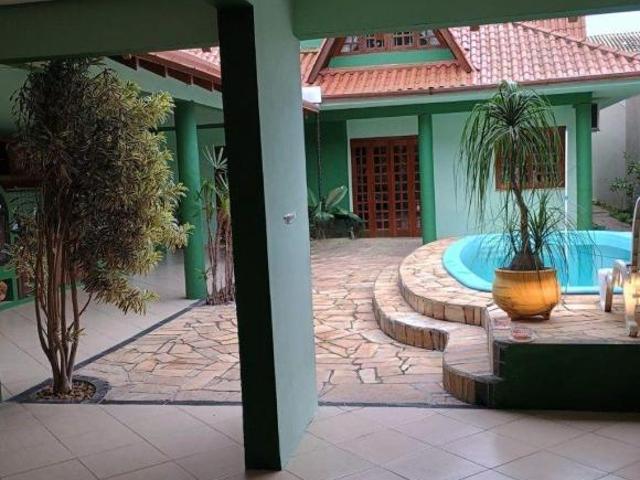 Casa semi mobiliada de 3 quartos, 2 vagas de garagem em Canoas