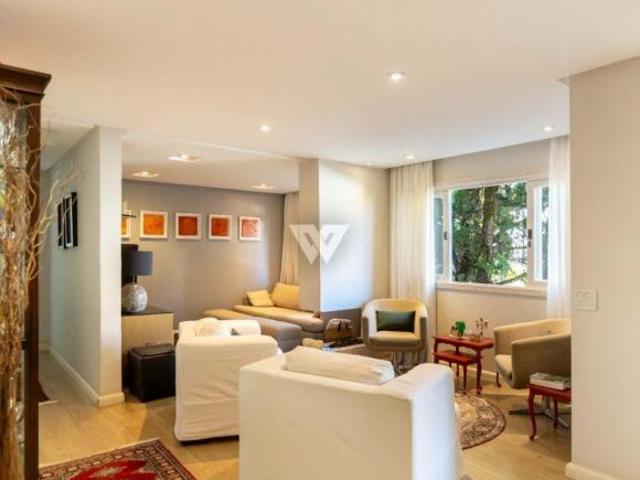 CASA SEMI MOBILIADA EM CONDOMÍNIO 3 SUÍTES 2 VAGAS 220m² SANTA FELICIDADE
