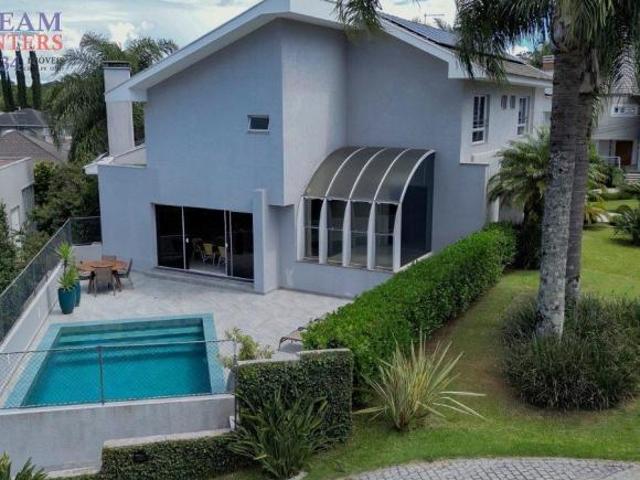 Casa Semi Mobiliada em Condomínio Fechado, com 5 Quartos, Bairro Campo Comprido