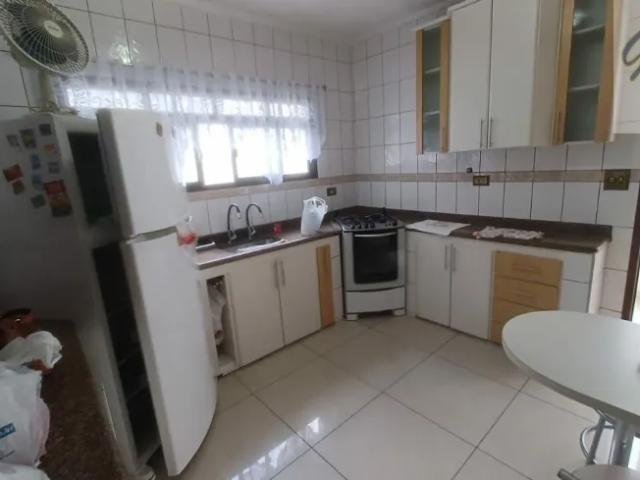 Casa alto padrão para Locação 289m², 3 Suites, 5 Vagas, Vila Rosália