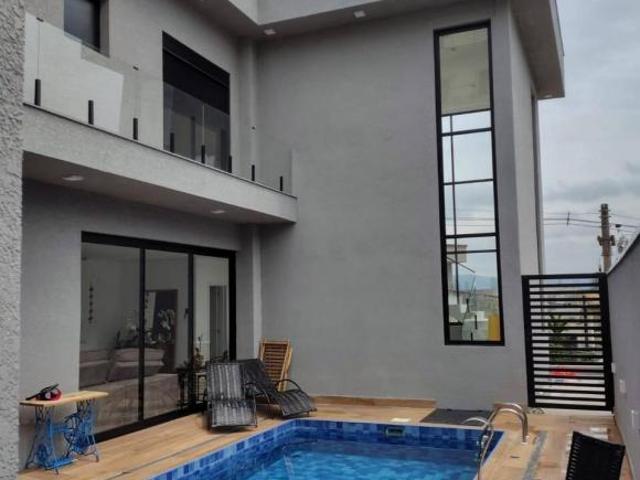 Casa Semi Nova Cond. Valville 1