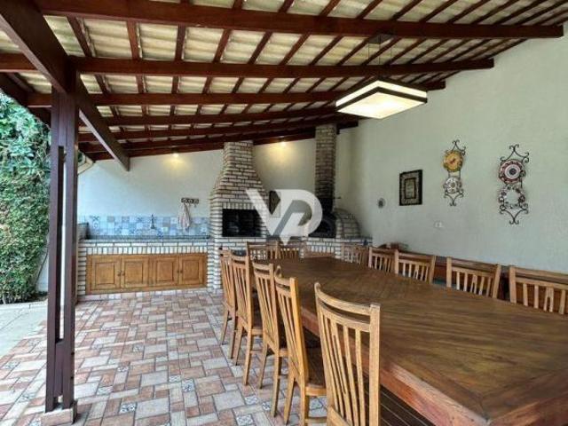 Casa semi térrea à venda em Alphaville Alpha 2 Oportunidade única!