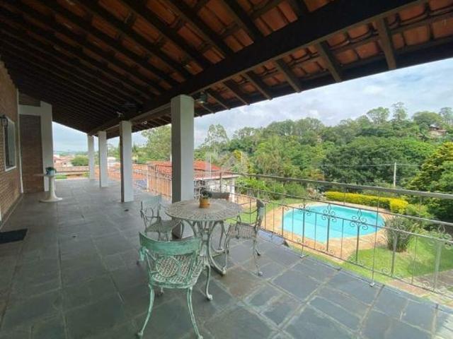 Casa semi térrea à venda no Condomínio Estância Marambaia em Vinhedo SP