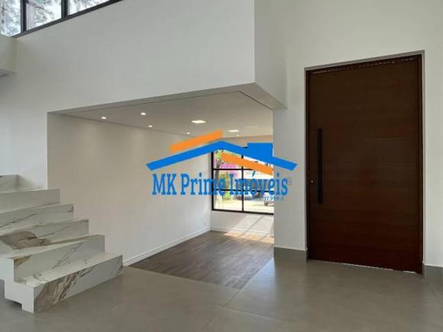 Casa Semi térrea com 4 Suítes e Mezanino — Conforto e Acessibilidade