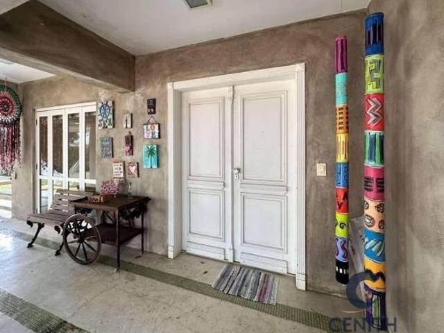 Casa semi térrea em estilo rústico no condomínio Passárgada A, Cotia