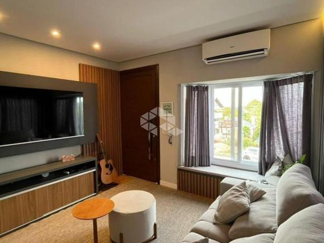 CASA SEMIMOBILIADA COM PISCINA E 03 DORMITÓRIOS, SENDO 1 SUÍTE, NO JARDIM EUROPA